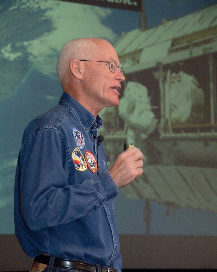 Mike Mullane Astronauta